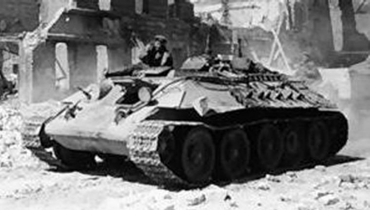ID Request - T-34 ARV Vienna 1945 - Missing-Lynx